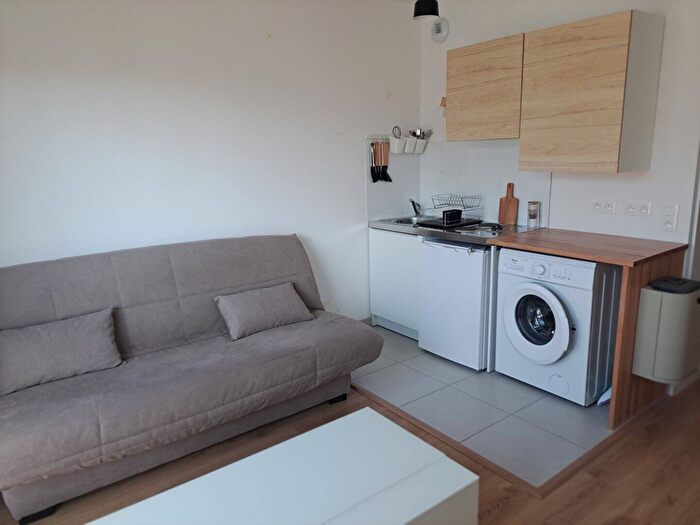 Appartement à louer - Bois dAmour-Porte de Paris-Courlancy, Reims - 1 pièce