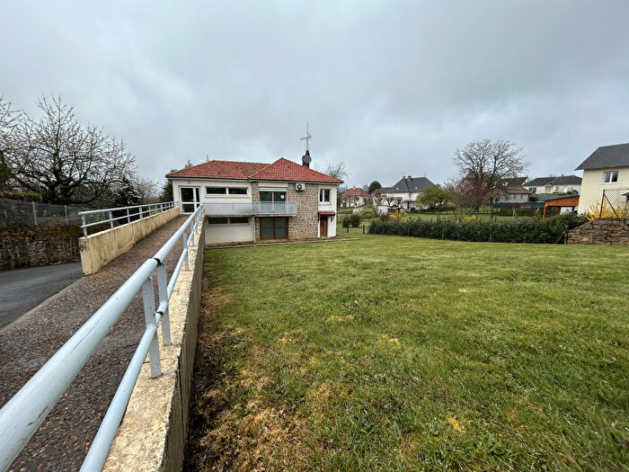 Maison à vendre - Seilhac - 8 pièces - 5 chambres