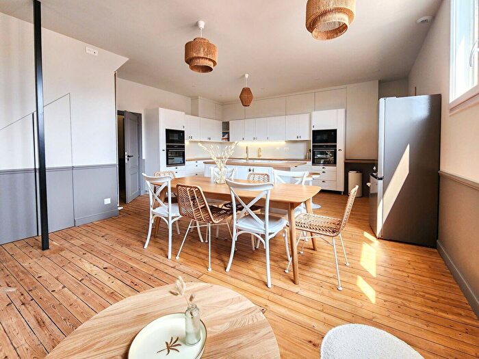 Maison à louer - Saint Augustin, Tauzin, Alphonse Dupeux, Bordeaux - 12 pièces - 11 chambres