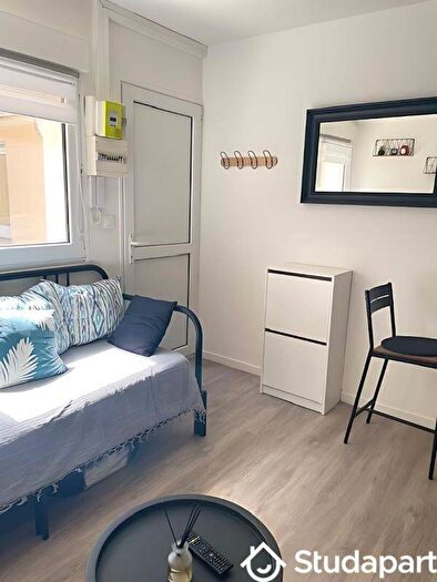 Appartement à louer - Clairmarais-Charles Arnould, Reims - 1 pièce