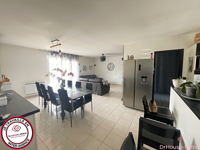 Maison 5 pièces à Ouzilly, à vendre