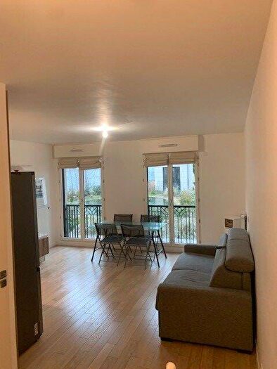 Appartement à louer - République, Suresnes - 1 pièce