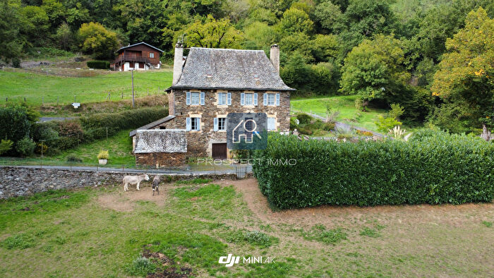 Maison à vendre - Coubisou - 8 pièces - 6 chambres
