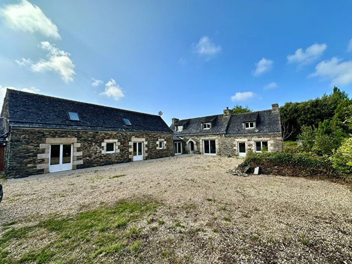 Plestin-les-Grèves : Maison 8 pièces à vendre