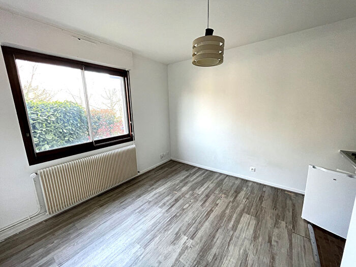 Appartement à louer - Chalon-sur-Saône, Saint-Jean des Vignes - 1 pièce