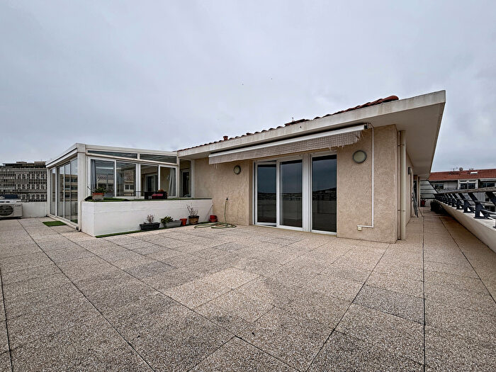 Appartement à vendre - Marseille e , La Timone - 3 pièces - 4 chambres