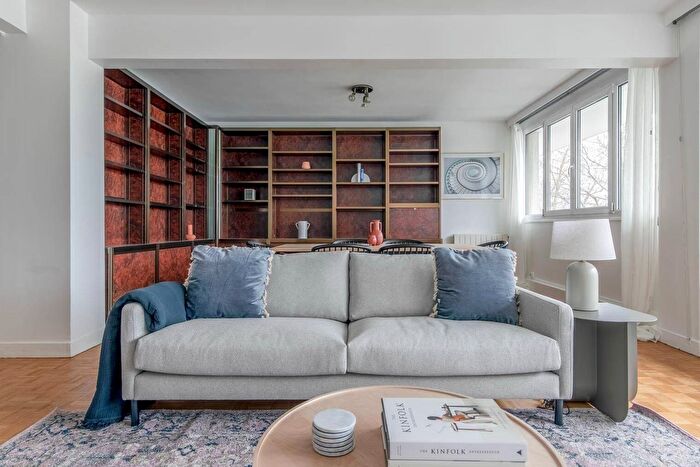 Appartement à louer - Auteuil Sud, Paris ème arrondissement - 5 pièces - 3 chambres