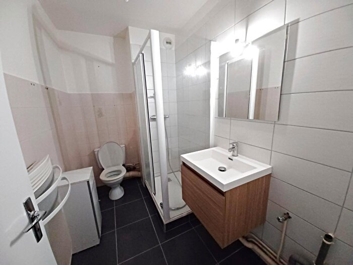 Appartement à louer - Aurillac - 2 pièces - 1 chambre