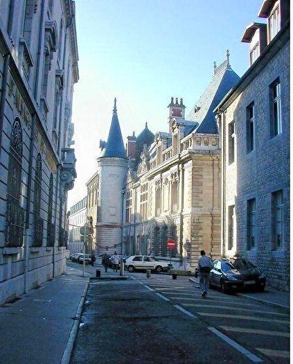 Appartement à louer - Centre, Chapelle des Buis, Besançon - 1 pièce