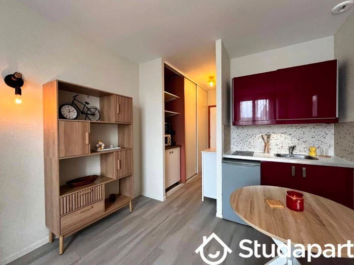 Barbâtre-Saint Remy-Verrerie, Reims : Appartement 1 pièce à louer