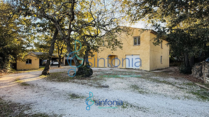 Maison à vendre - Arpaillargues-et-Aureillac - 7 pièces - 5 chambres