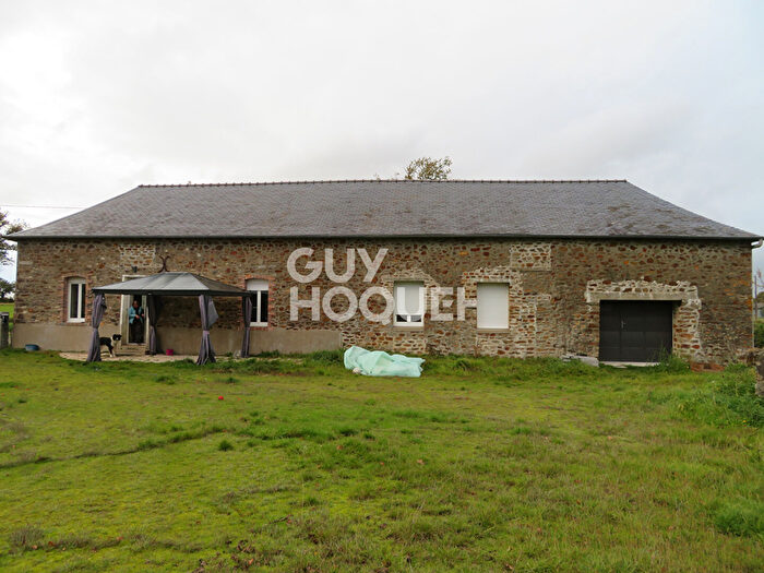 Maison à louer - Saint-Charles-la-Forêt - 4 pièces - 3 chambres