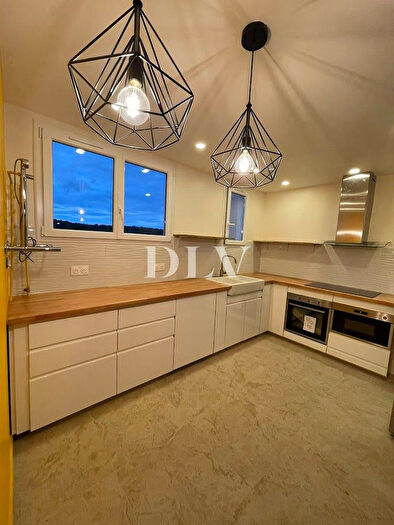 Appartement à vendre - Fontainebleau, France, Joffre - 5 pièces - 3 chambres