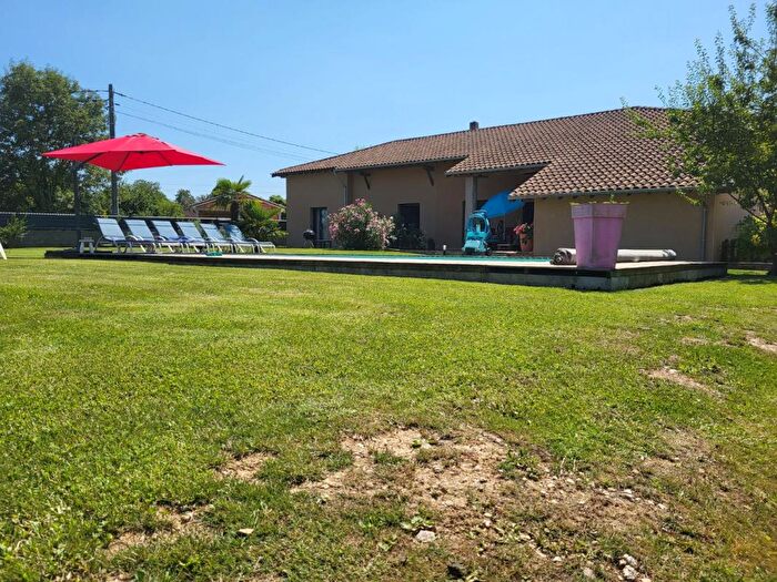 Maison à vendre - Châtillon-sur-Chalaronne - 8 pièces - 7 chambres