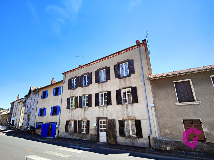 Maison 10 pièces à vendre à Champagnac-le-Vieux