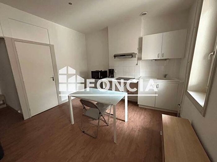 Appartement à louer - Le Centre-Gare, Roanne - 1 pièce
