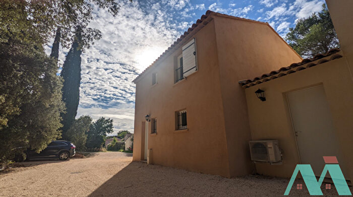 Signes : Maison 4 pièces à louer
