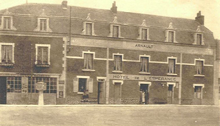 Maison à vendre - Le Grand-Pressigny - 18 pièces - 13 chambres