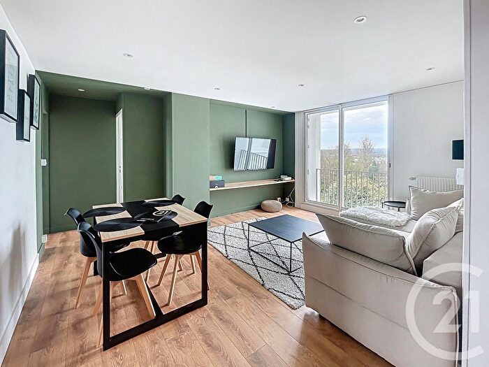 Appartement à louer - Guingamp - 4 pièces - 3 chambres