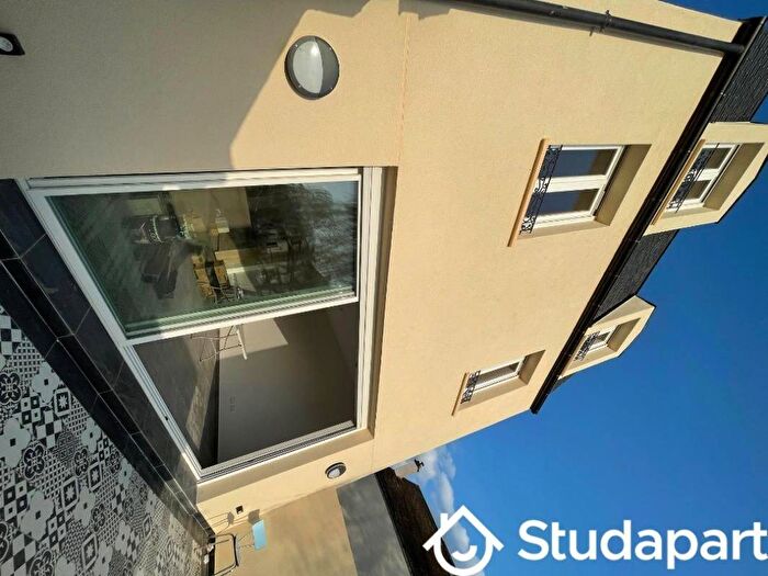 Appartement à louer - Esselieres, Villejuif - 1 pièce - 7 chambres