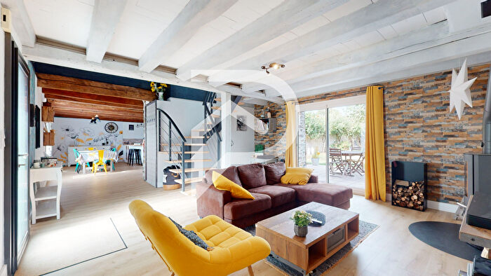 Maisons à vendre et appartements à louer - 1