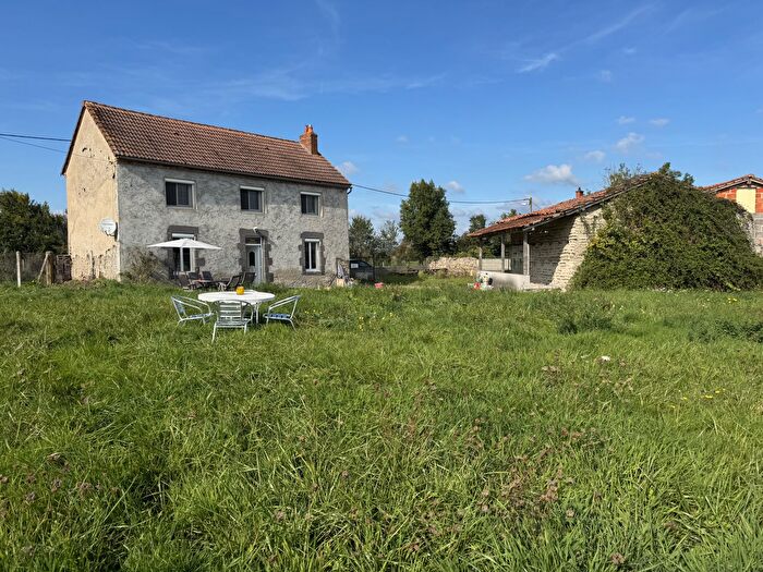 Maison à vendre - Saint-Clément-de-Régnat - 4 pièces - 3 chambres