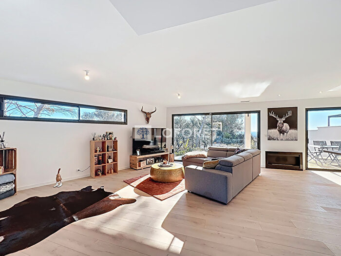 Maison à vendre - Nîmes, Mas de Lauze, Carreau de Lanes - 5 pièces - 4 chambres