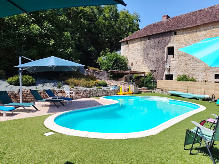Vaux-sur-Vienne : Maison 14 pièces à vendre