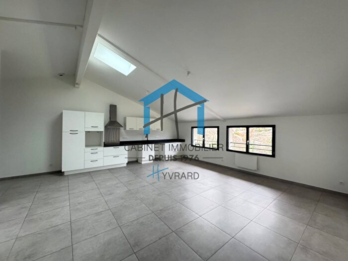 Appartement à louer - Fonsala, Saint-Chamond - 4 pièces - 3 chambres