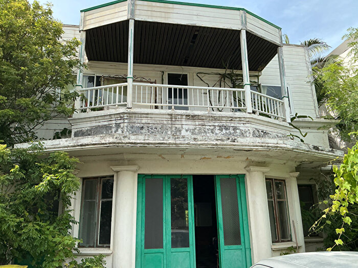 Maison 6 pièces à Saint-Denis, Centre-ville, à vendre