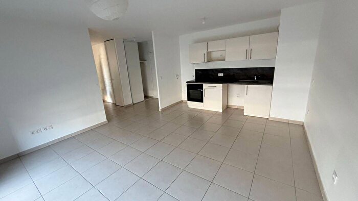 Appartement à louer - Centre Nord, Vaux-le-Pénil - 3 pièces - 2 chambres