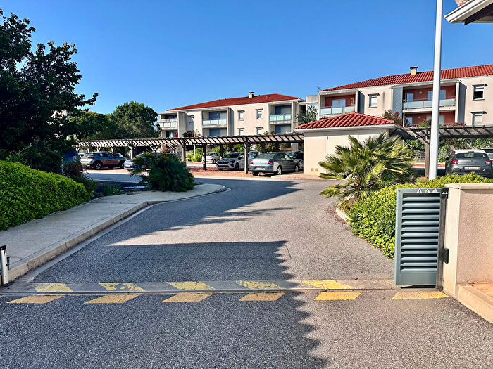 Maisons à vendre et appartements à louer - 1