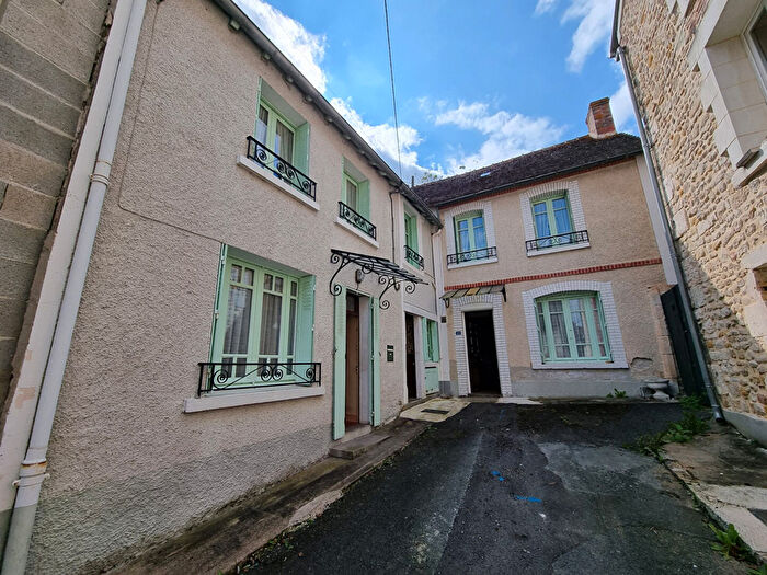 Maison à vendre - La Trimouille - 6 pièces - 3 chambres
