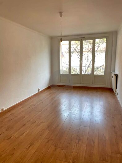 Appartement à louer - Menton, Hôtel de Ville, Vieille Ville, Musée, Madone, Carnolès - 2 pièces - 1 chambre