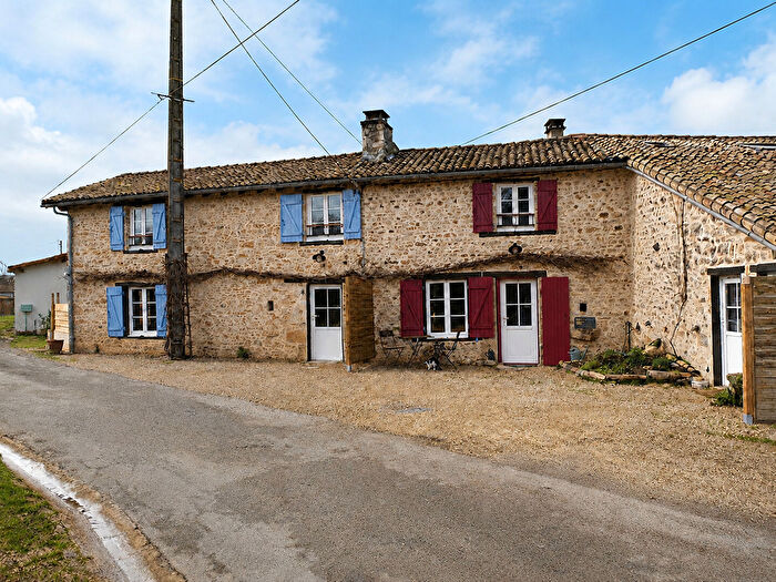 Maison 7 pièces à vendre - Celle-Lévescault
