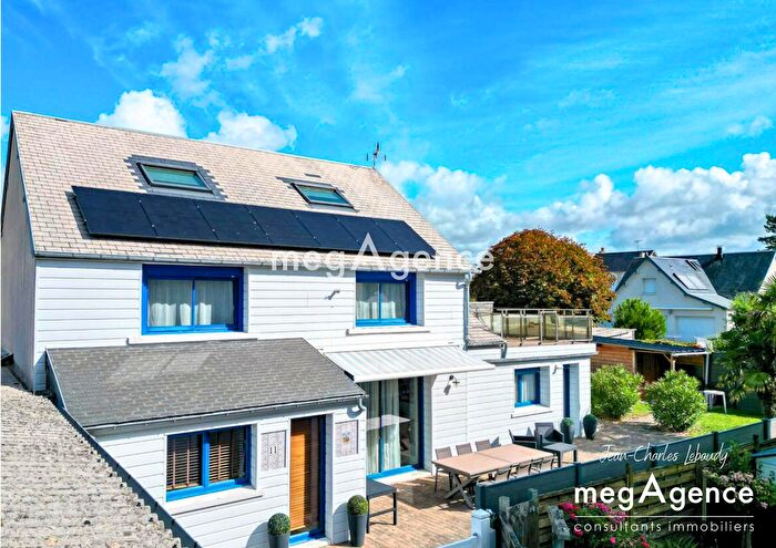 Maison à vendre - Jullouville - 7 pièces - 4 chambres