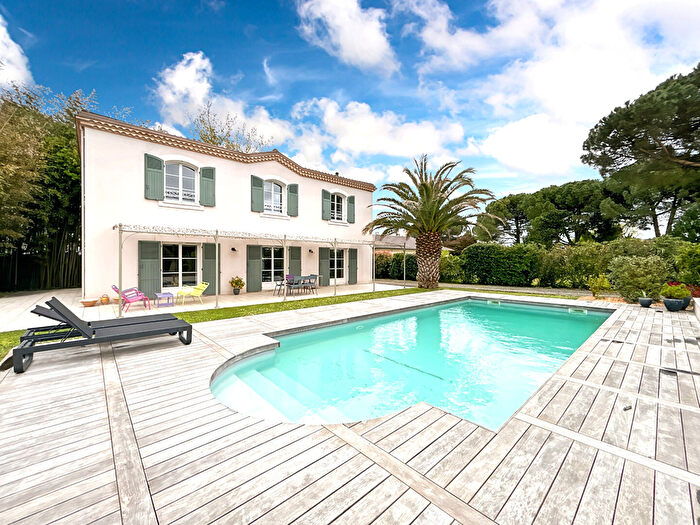 Maison à vendre - Bruges, Centre-ville - 6 pièces - 5 chambres