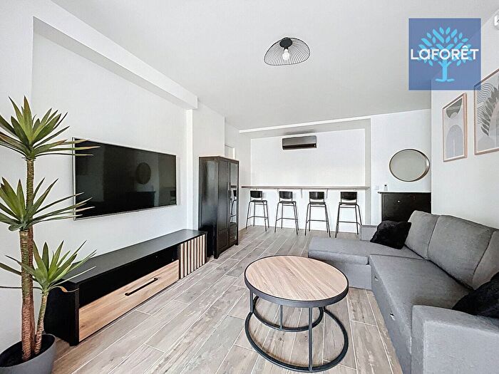 Appartement à louer - Nesles Nord, Champs-sur-Marne - 5 pièces - 4 chambres