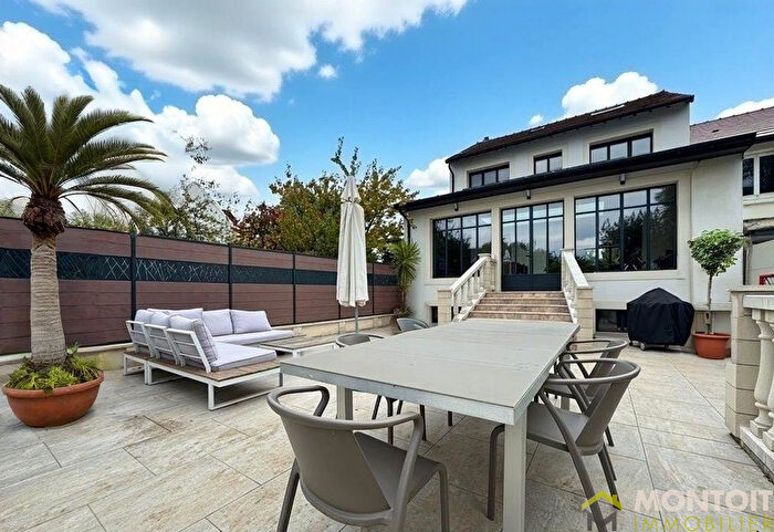 Maison à vendre - Thiais, Clury, Victor Hugo - 7 pièces - 4 chambres