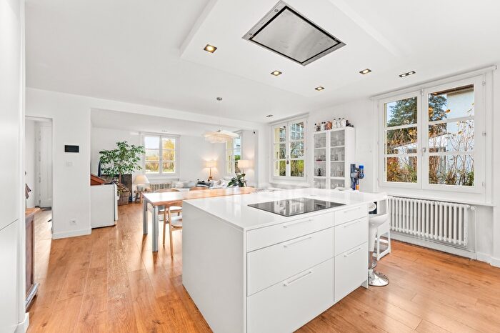 Maison à vendre - Divonne-les-Bains - 6 pièces - 5 chambres