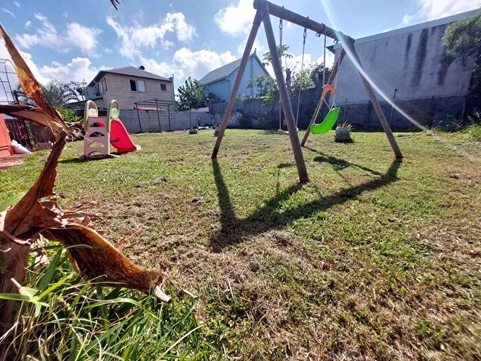 Maison à louer - Saint-Pierre - 4 pièces - 3 chambres