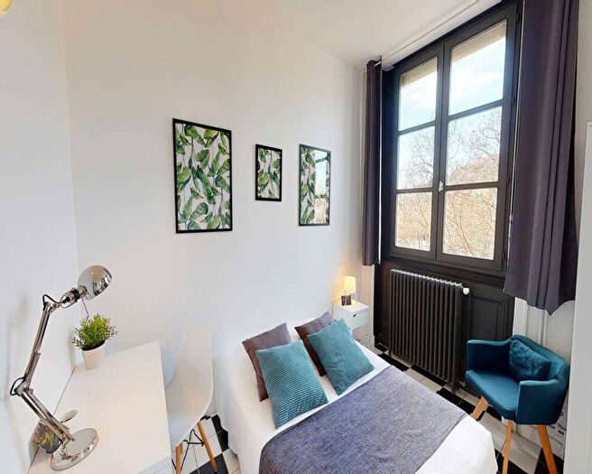 Appartement à louer - Terreaux, Lyon er arrondissement - 4 pièces - 4 chambres
