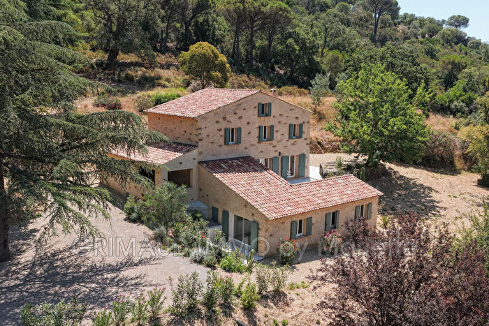 La Garde-Freinet : Maison 9 pièces à vendre