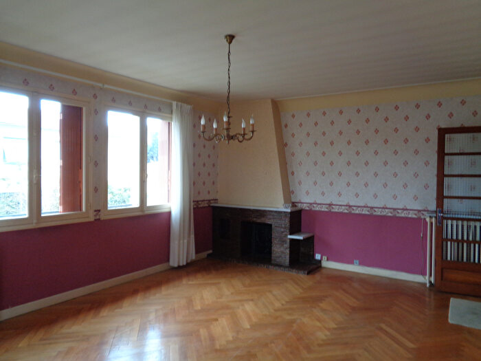 Maisons à vendre et appartements à louer - 1