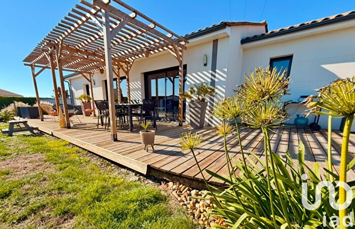 Maison à vendre - Chassors - 5 pièces - 3 chambres