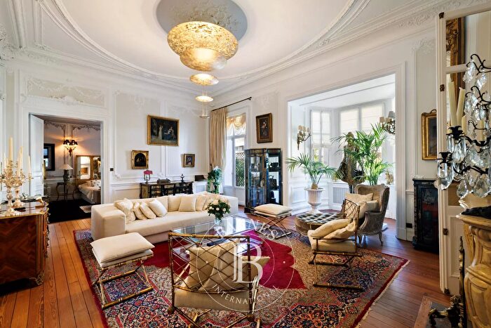 Biarritz, Centre-ville Est : Appartement 10 pièces à vendre