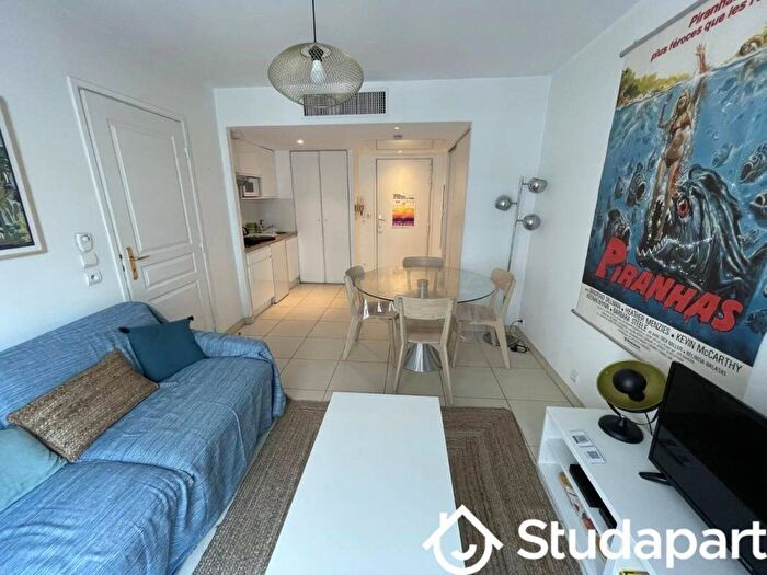 Appartement à louer - Riquier, Nice - 2 pièces - 1 chambre