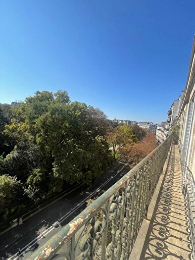 Appartement à louer - Buttes Chaumont, Paris ème arrondissement - 5 pièces - 1 chambre