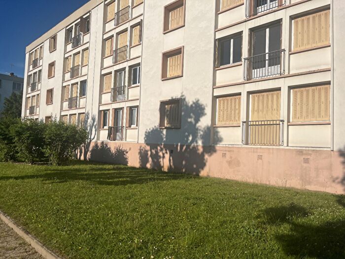 Appartement 3 pièces à Vaulx-en-Velin, Village, à vendre