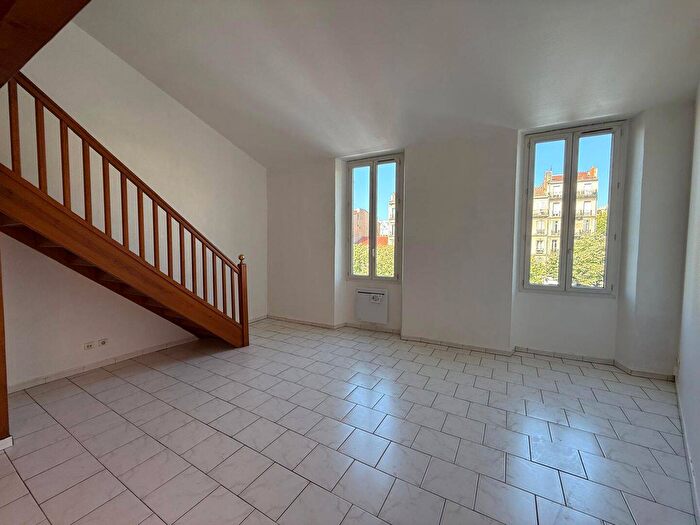 Castellane, Marseille 6ème arrondissement : Appartement 3 pièces à louer